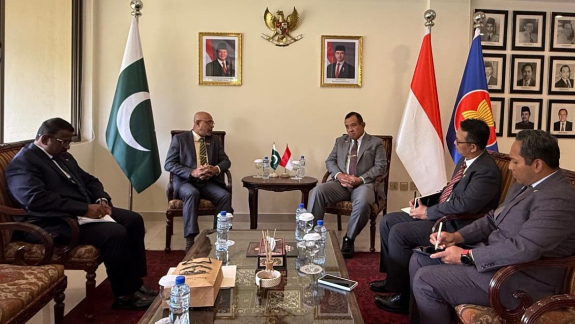High Commissioner meets with the Ambassador of Indonesia in Islamabad ...